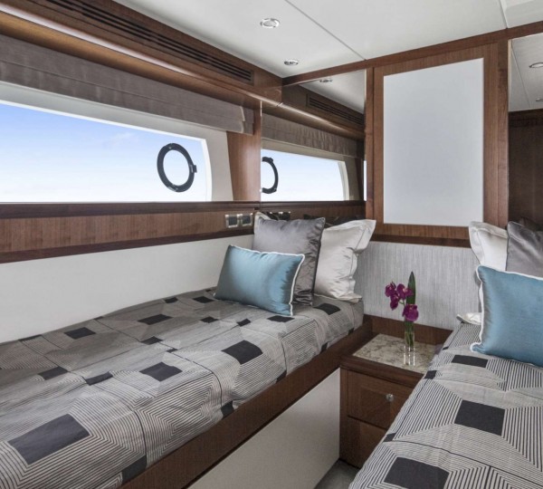 OCEAN ROSE Yacht Charter Details, Ocean Alexander | CHARTERWORLD Luxury ...